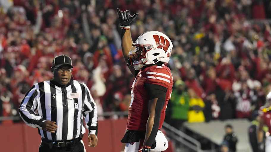 Ex-Wisconsin Badgers transfer wide receiver named team captain for new team