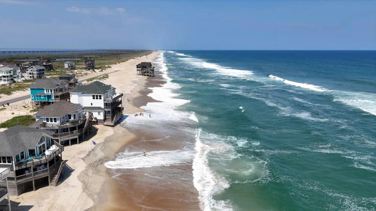 Hurricane Erin forces evacuations on North Carolina's Outer Banks ...