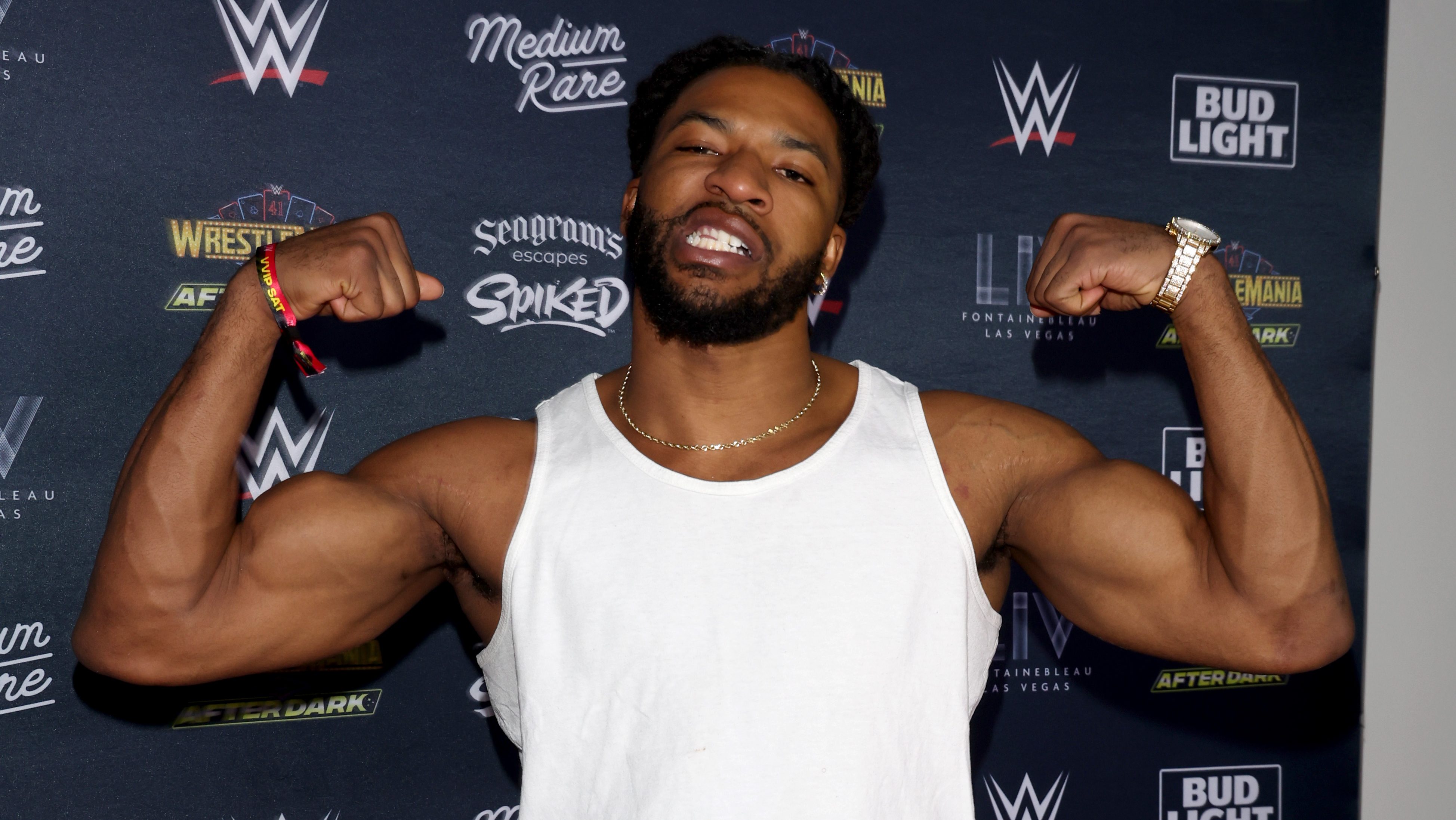 Former Eagles WR Turned WWE Star Makes Triumphant Training Camp Return
