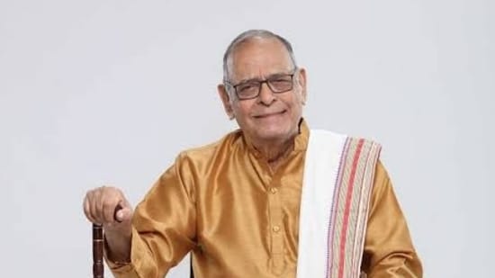 Achyut Potdar, known for playing the confused professor in 3 Idiots ...