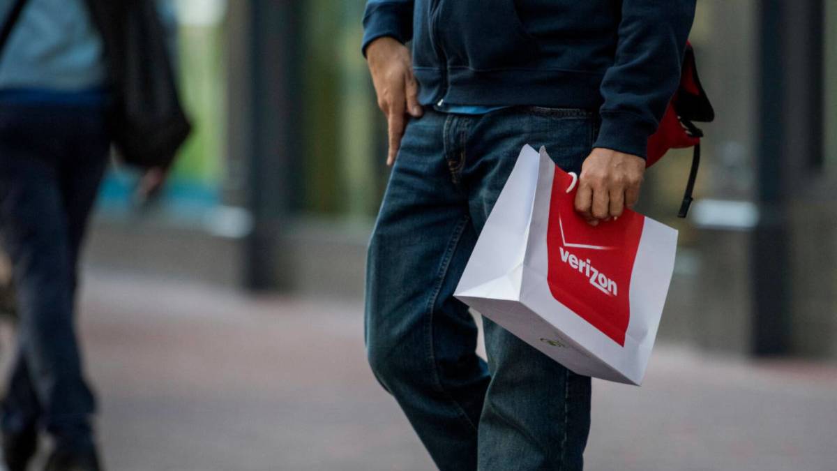 Verizon uses wild new tactic to steal customers from rivals