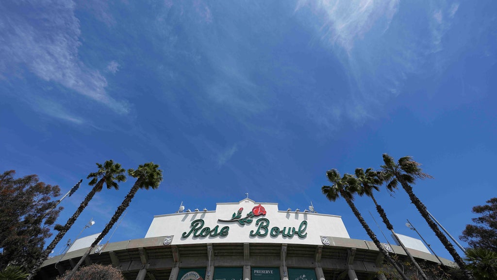 Pasadena police investigate alleged assault at Rose Bowl concert