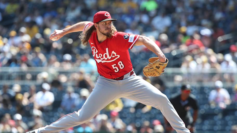 Unlikely Arms Team Up to Lock Down Reds’ Win Over Angels