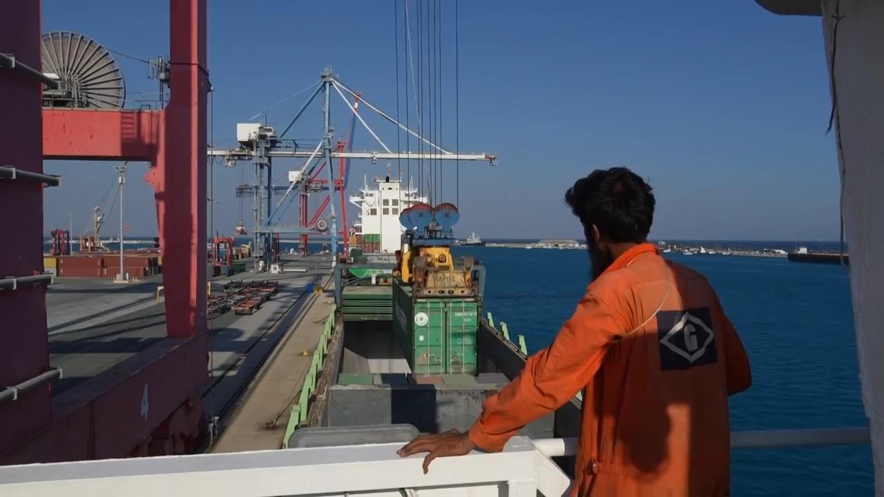 Ship with hundreds of tons of food aid for Gaza nears an Israeli port ...