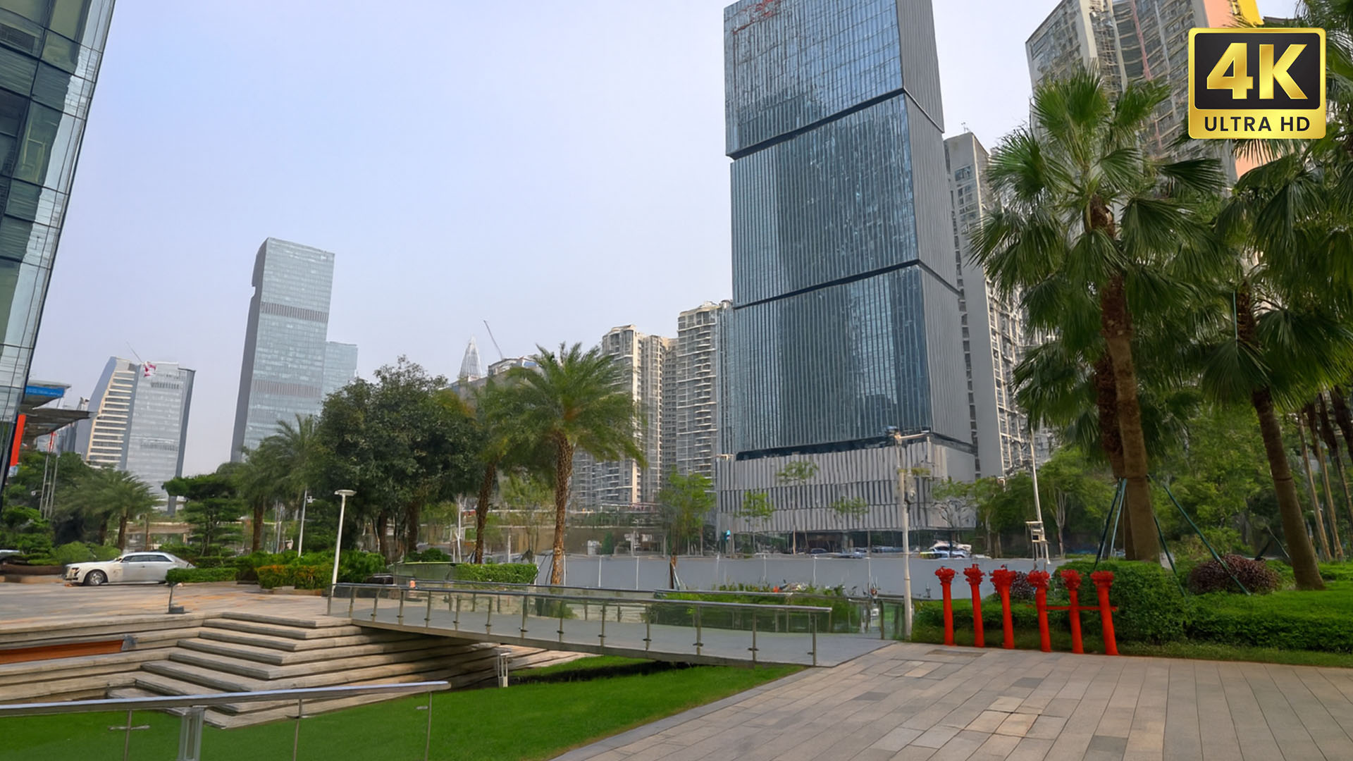 Tour a Pé pela Paisagem Urbana de Shenzhen – Cidade Moderna na China em 4K