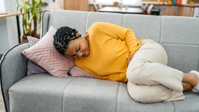 ‘Red Flag' Gastritis Symptoms a Doctor Says Women Over 50 Shouldn't Ignore