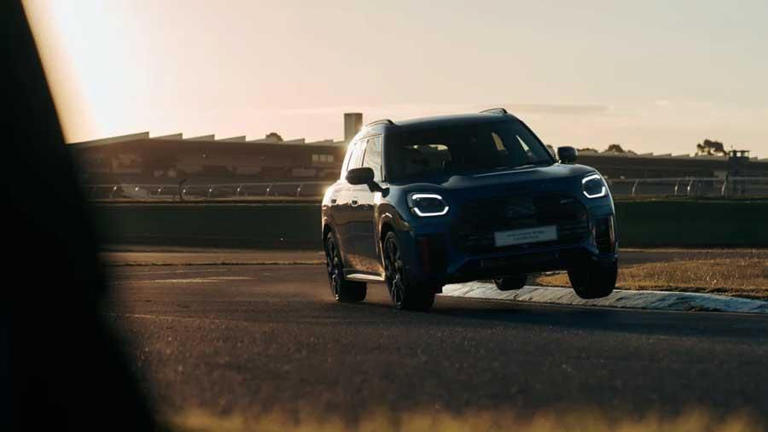 MINI John Cooper Works 2025: cinque anime, un’unica passione