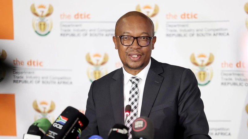 Parks Tau leads South African delegation to boost trade with India