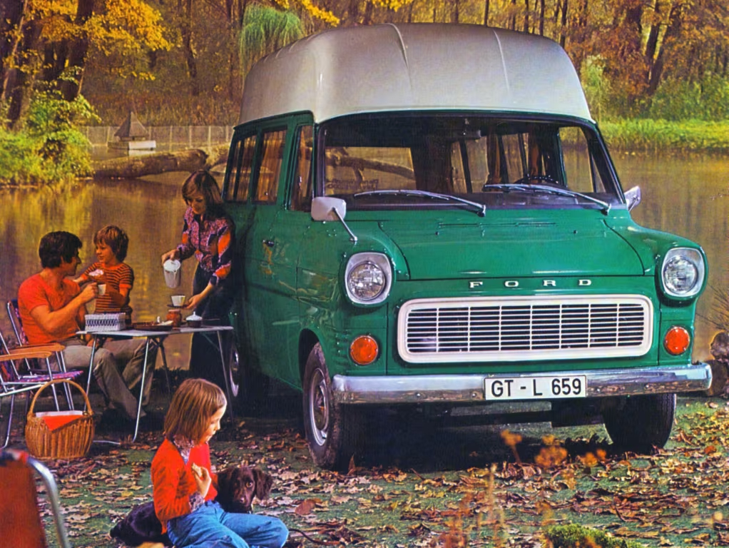 Ford Transit, 60 anni di innovazione: storia del furgone che ha ...