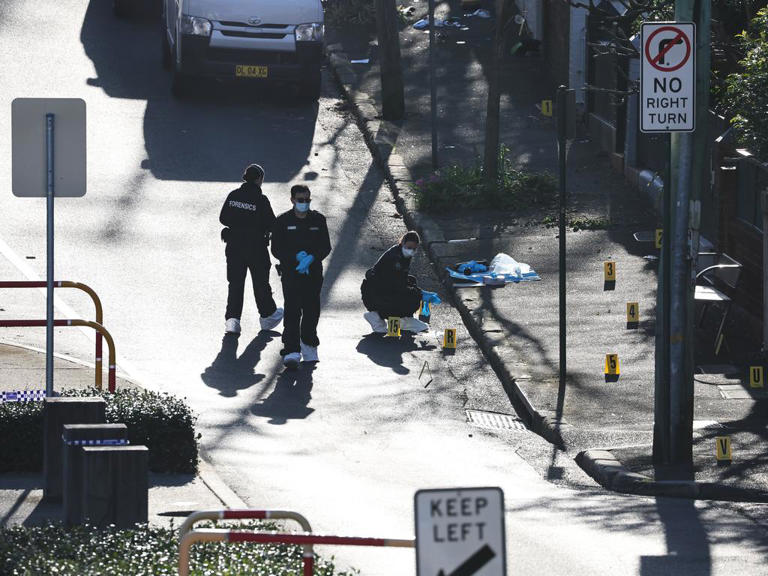 Man shot dead outside pub identified