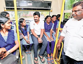 MTC launches 25 special student buses to curb ‘footboarding’