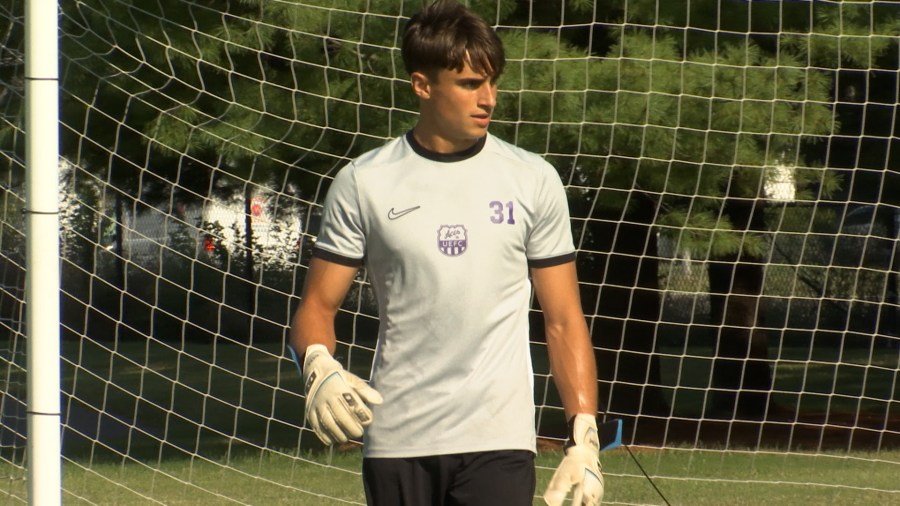 Mroz named to Preseason All-MVC team