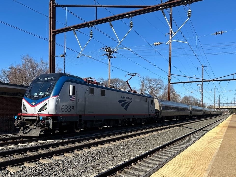Clogged Toilets And No AC: Chicago Amtrak Passengers Stranded For Hours ...