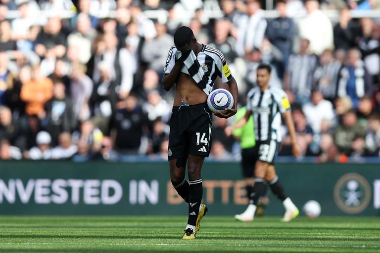 Alan Shearer makes 'totally different' Alexander Isak claim in Trent ...