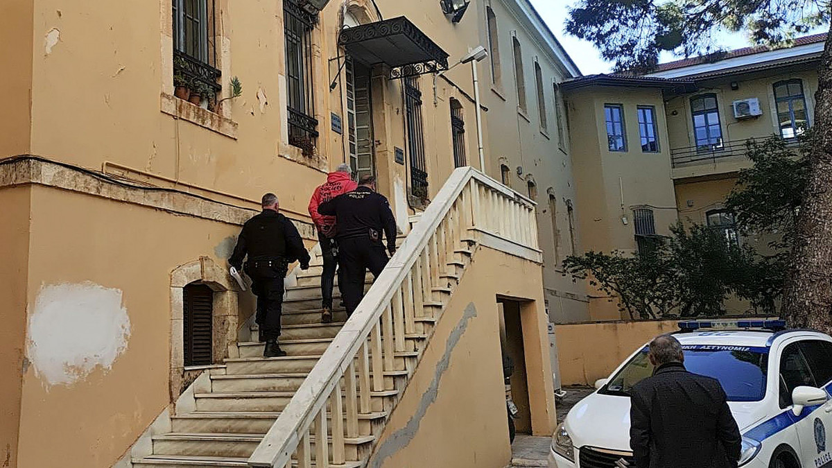 Χανιά: Στον ανακριτή σήμερα ο 56χρονος που μαχαίρωσε δέκα φορές την ...