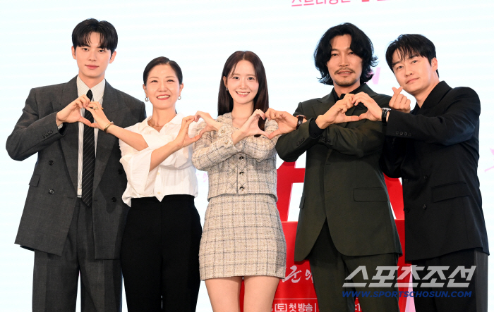Lee Chaemin, Seoi Sook, Lim Yoona, Choi Guihwa, Oh Sik, the chef of the ...