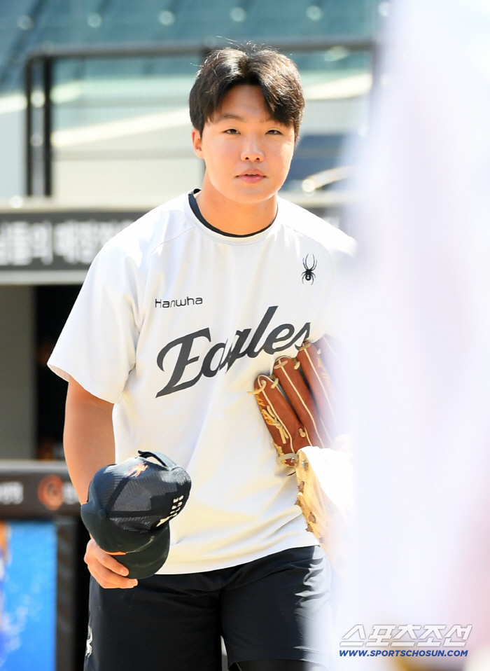 Hanhwa Jung Woo-ju, who is very polite