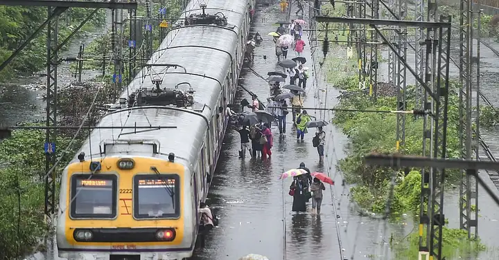 Mumbai Local Train Services Suspended On Central And Harbour Lines As ...