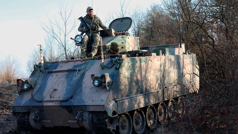 Video: Rusland herstelt buitgemaakte M113 en toont deze met Amerikaanse ...