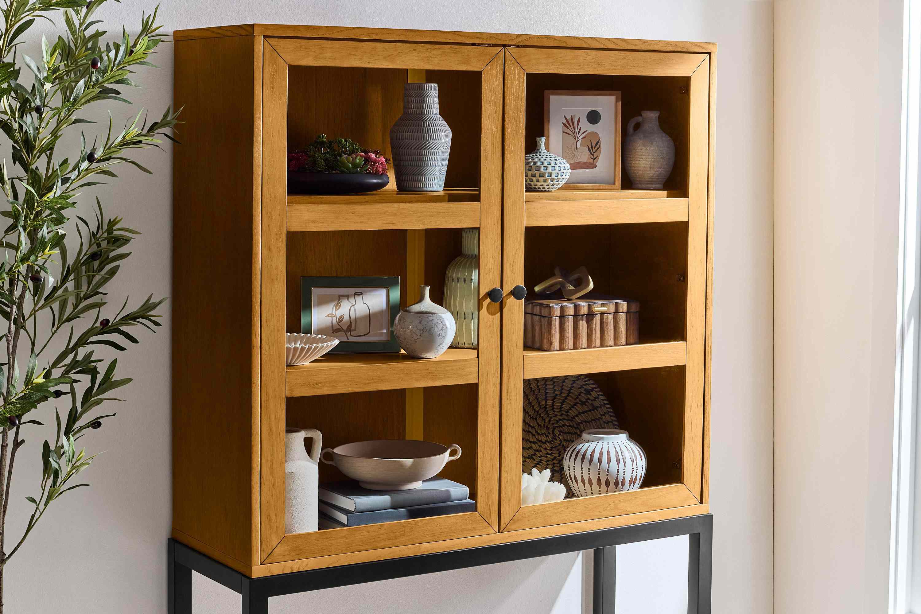 The ’90s Display Cabinet Is Back, and Here Are 8 Clever Things You ...