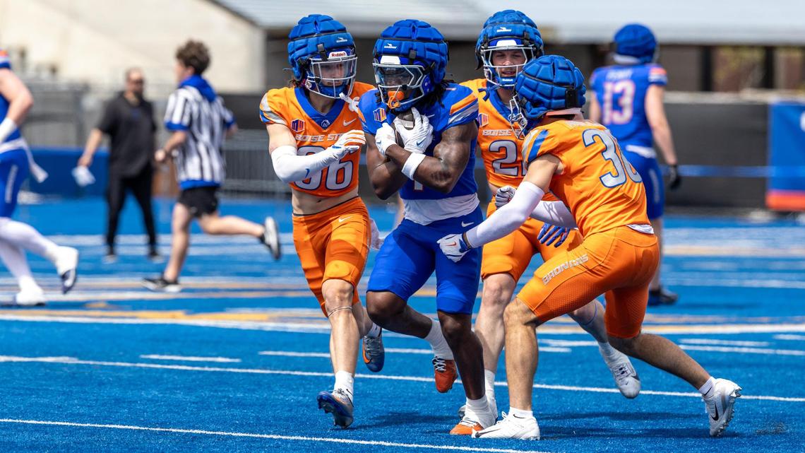 Boise State football junior running back to enter the transfer portal