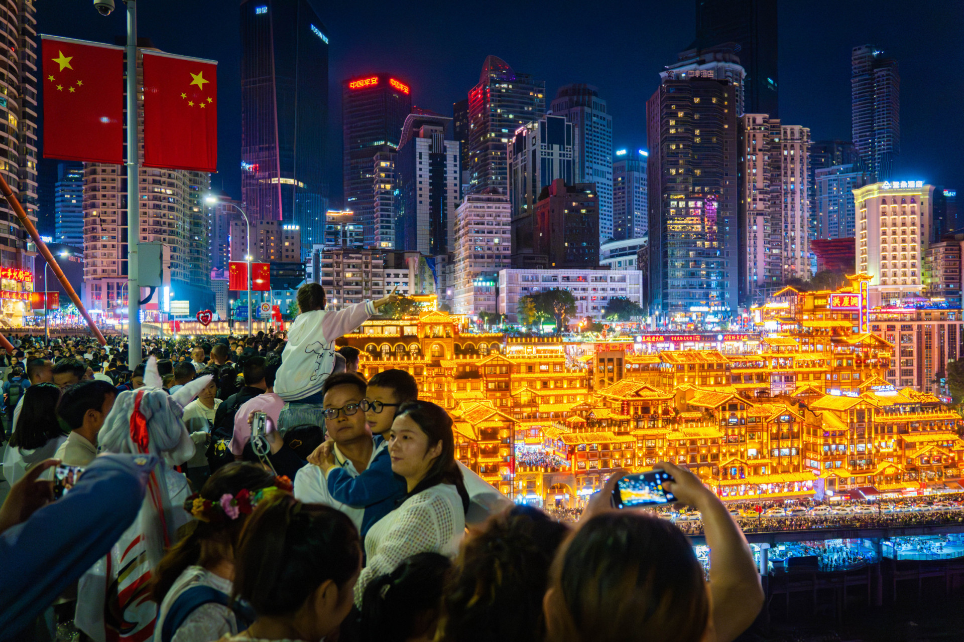 The city that glows at night: explore China's 8D city