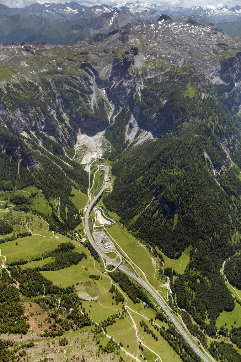 Stau am Tauerntunnel – aktuelle Verkehrslage und Staumelder im Überblick