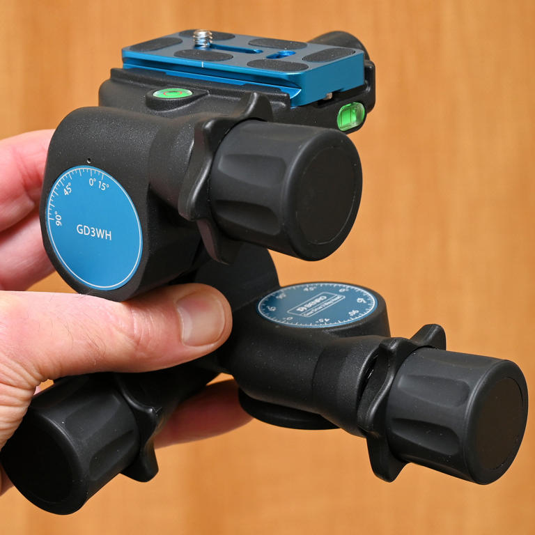 Benro HD2A 3-way head review: slap dab in the middle of an impressive range