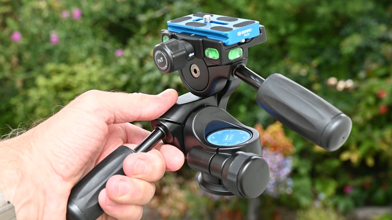 Benro HD2A 3-way head review: slap dab in the middle of an impressive range