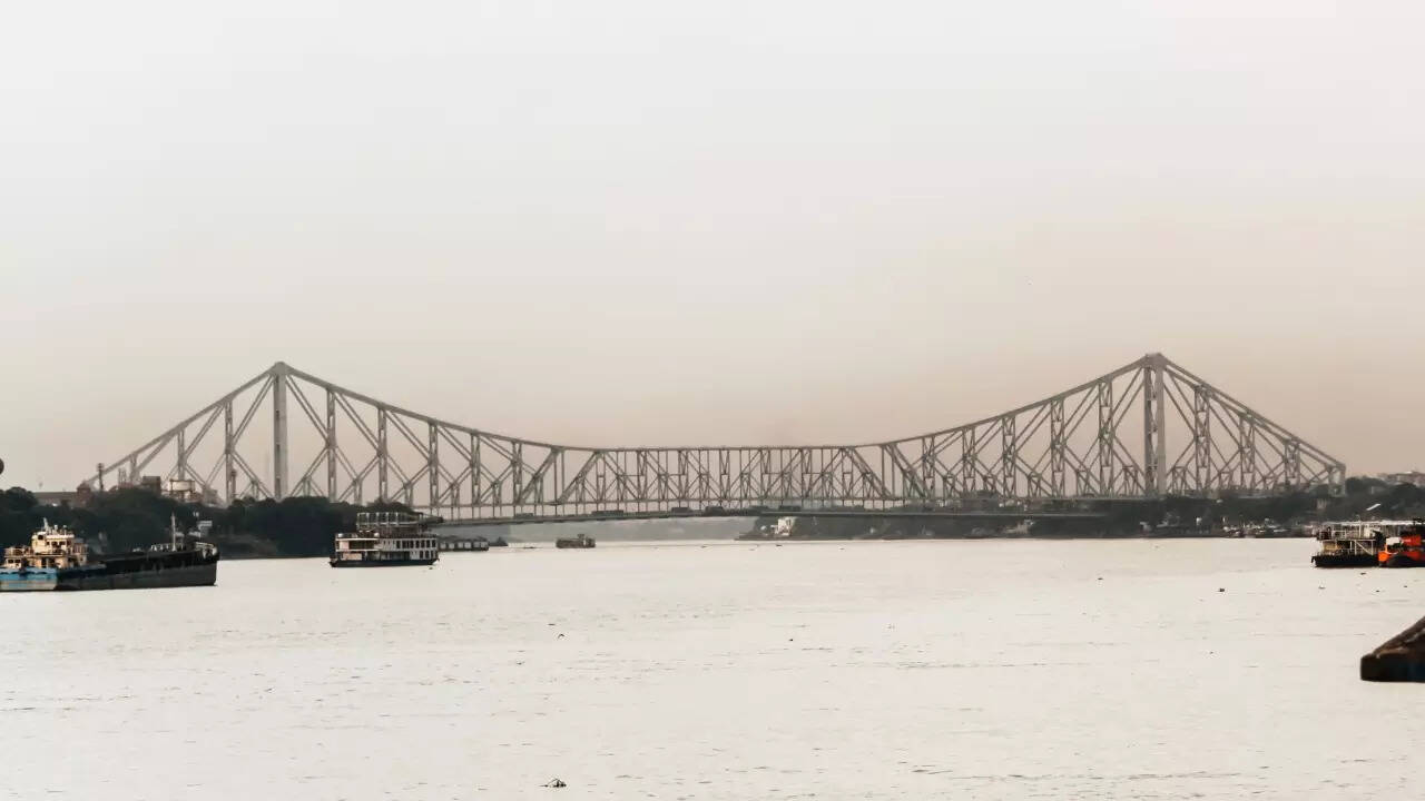 Why Howrah Bridge is called the ‘Gateway to Kolkata’ and other unknown ...