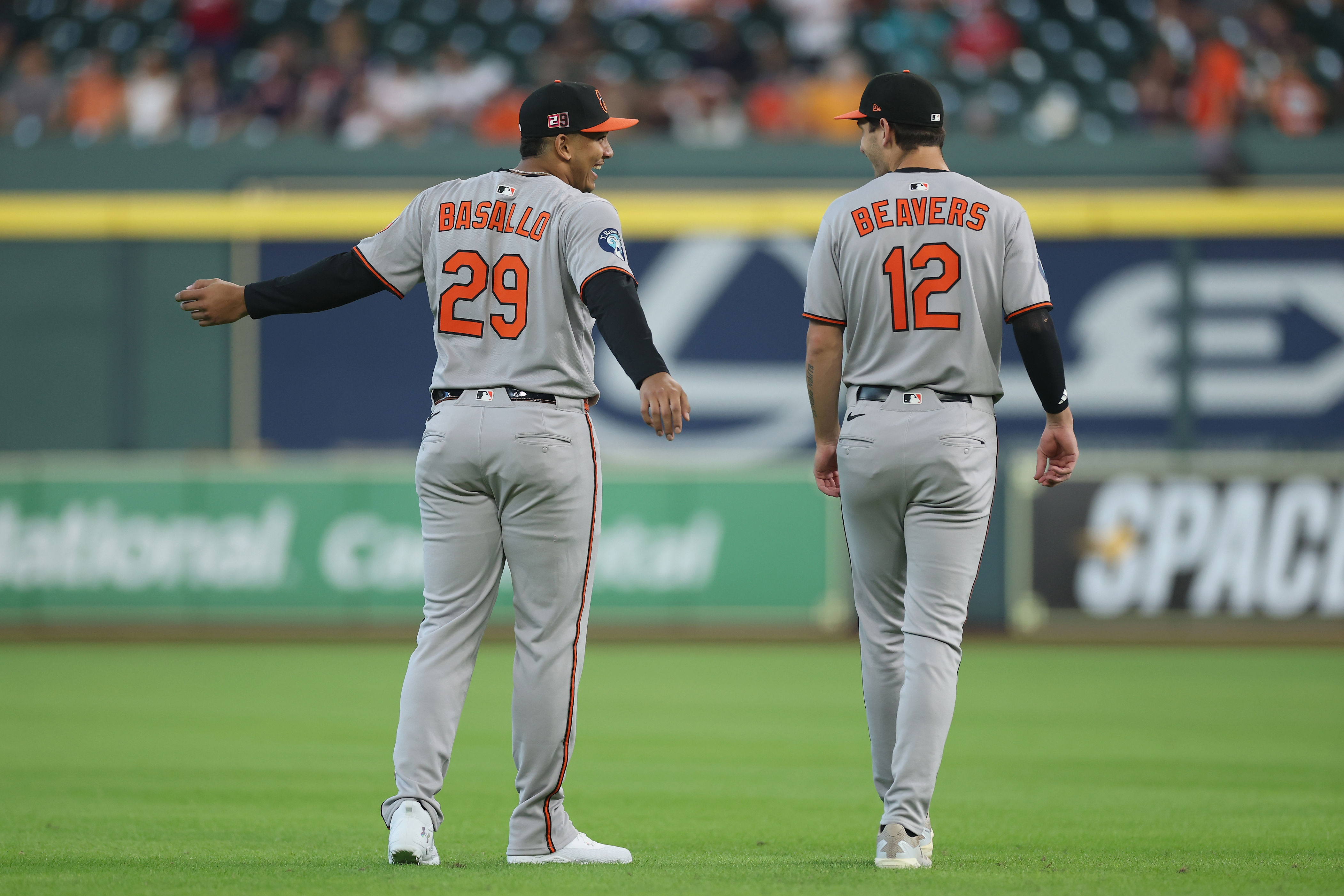 Tuesday Bird Droppings: The new guys are pretty good