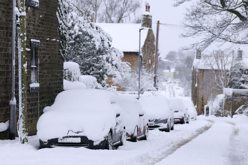 Chances of White Christmas in UK as experts detail La Niña's current state
