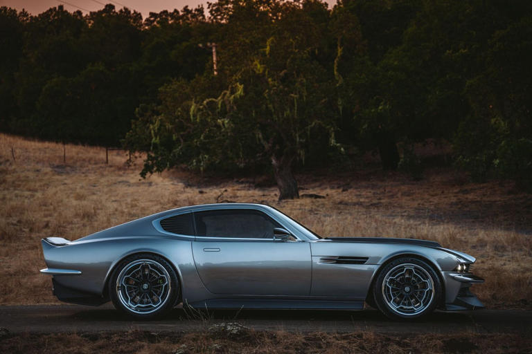Ringbrothers Debuts 805-HP, Carbon-Body 1971 Aston Martin 'OCTAVIA' at ...