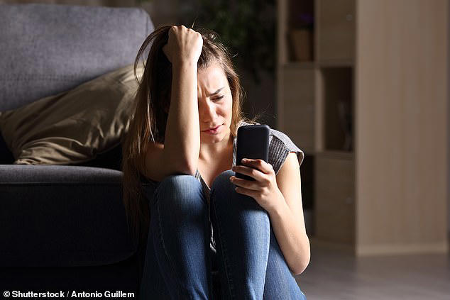 Psychotherapist reveals key warning sign that your everyday stress is ...