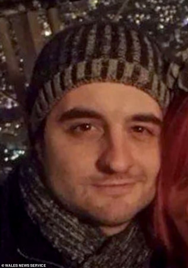 Wetherspoons manager sacked for giving staff discount for £30 of ...