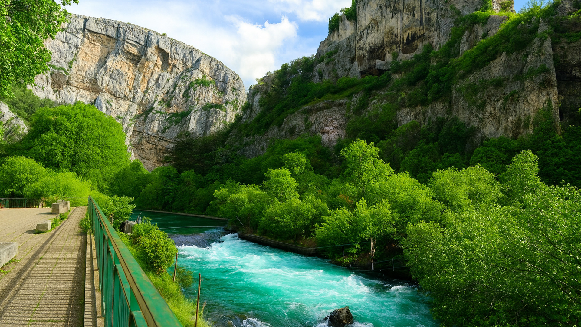 Fontaine-de-Vaucluse – Picturesque French Village by the Sorgue River