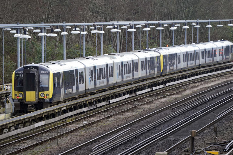 Why your morning commute takes longer in hot weather
