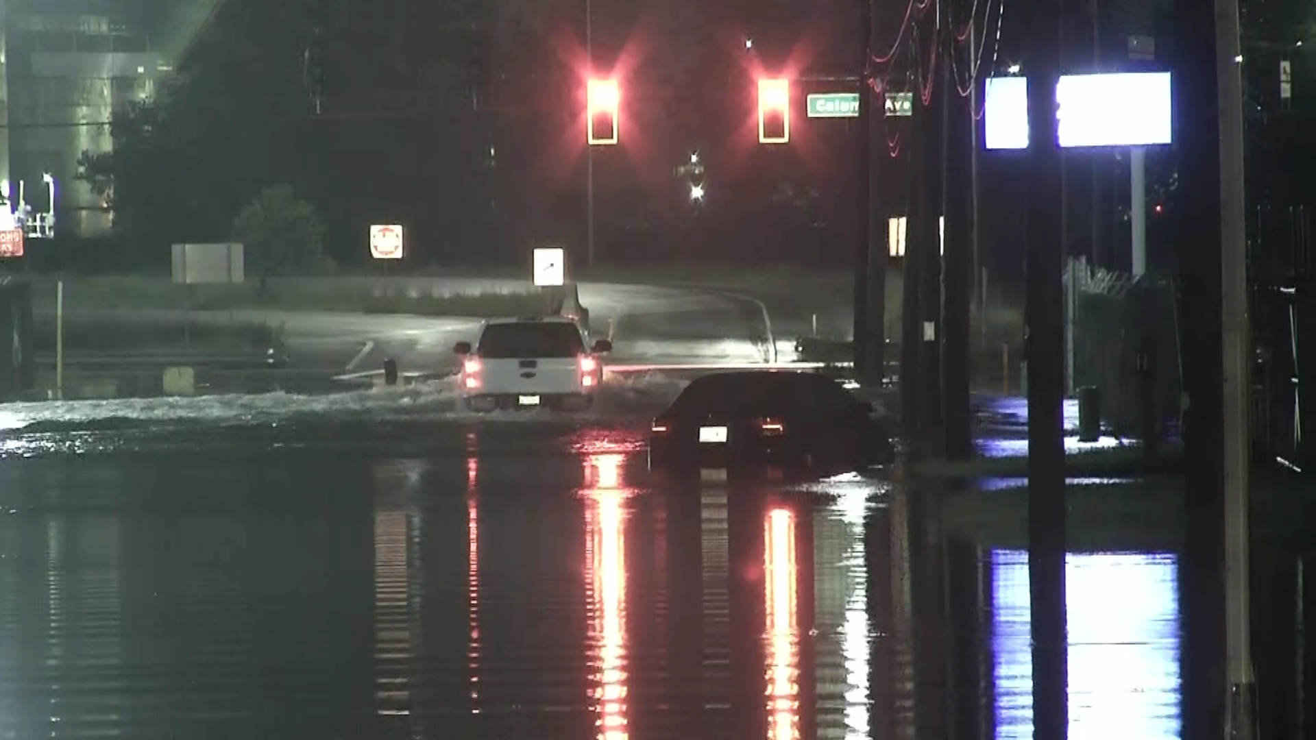 How much rain fell in Chicago? Flooded streets leave cars stranded ...