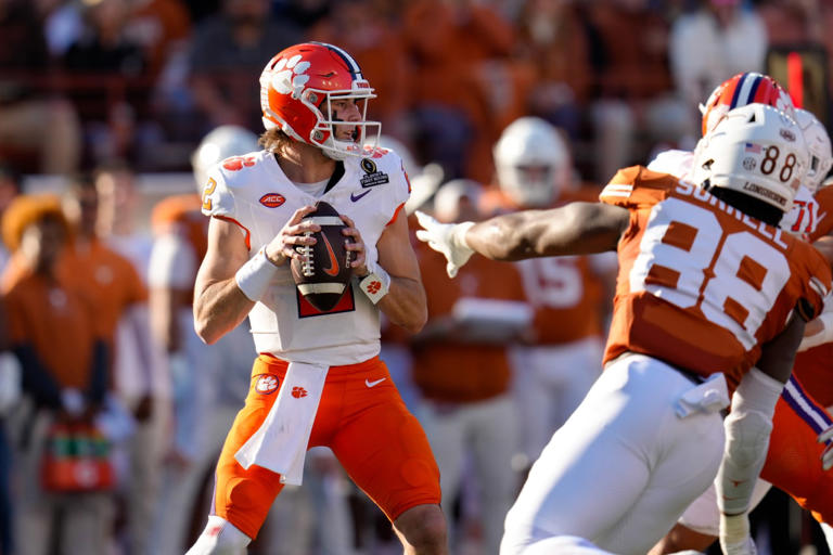 The Race to Become College Football’s No. 1 Quarterback Is Wide Open