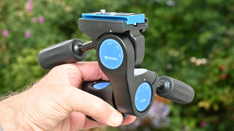 Benro HD2A 3-way head review: slap dab in the middle of an impressive range