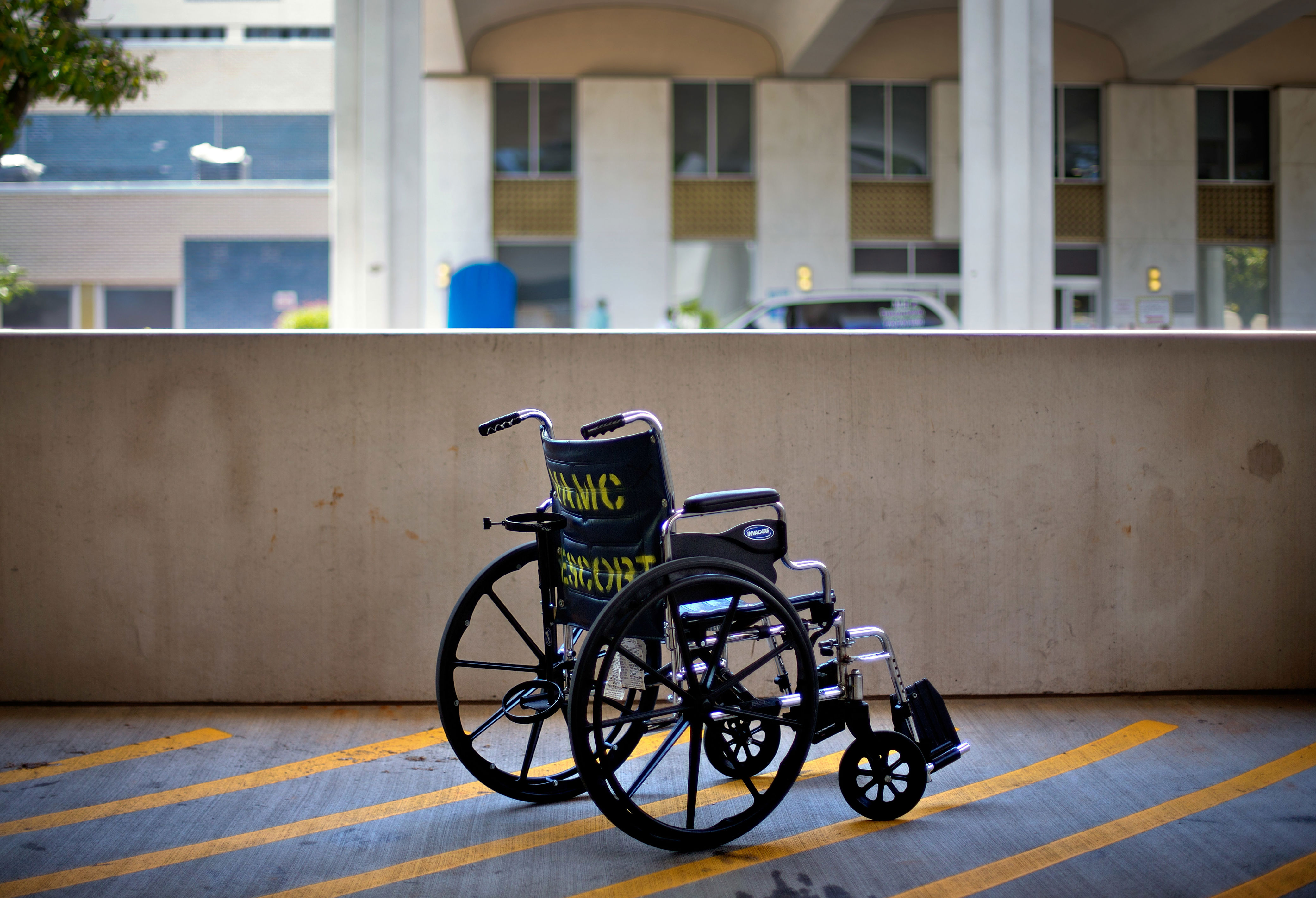 VA needs more oversight of health care options to prevent waste: Study