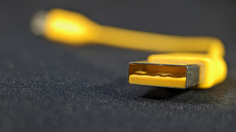 What It Really Means If You See A Yellow-Colored USB Port