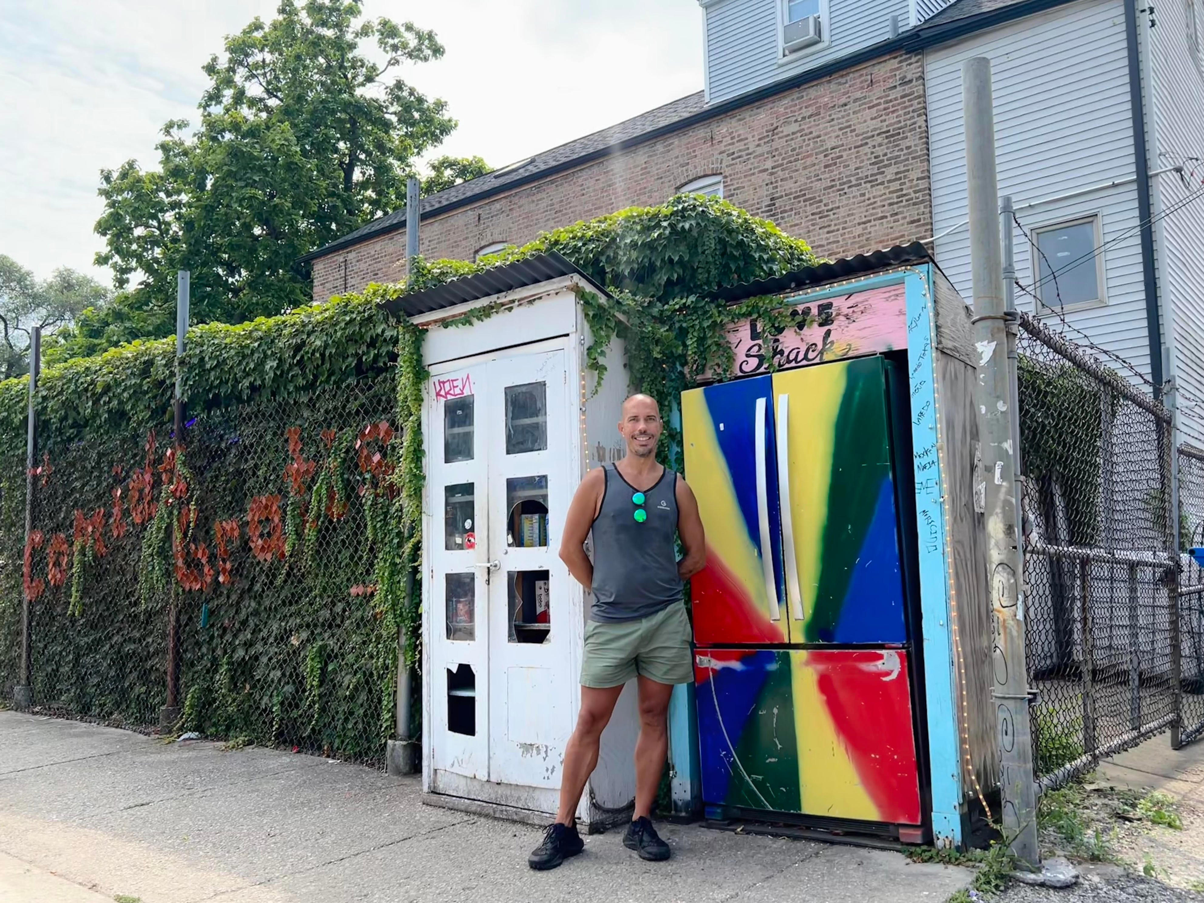 The Love Fridge Chicago provides food to those in need