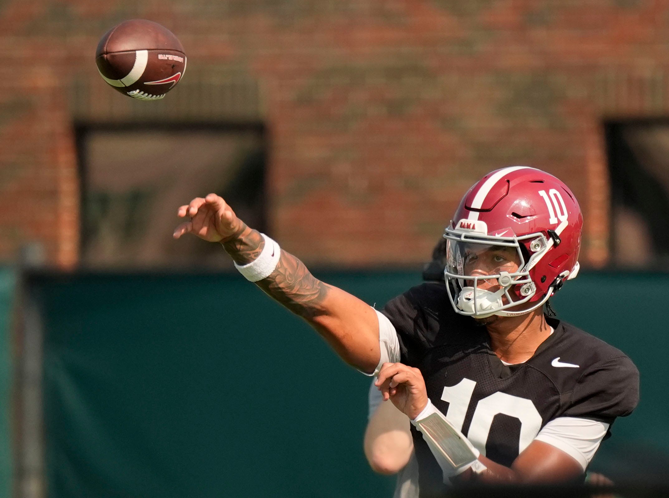 Who won the Alabama football backup QB battle, Keelon Russell or Austin ...