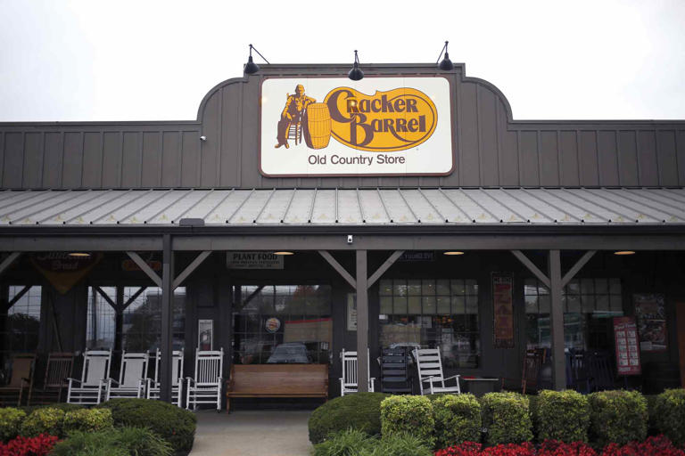 Cracker Barrel Doubles Down on Remodeling Efforts with New Logo and ...