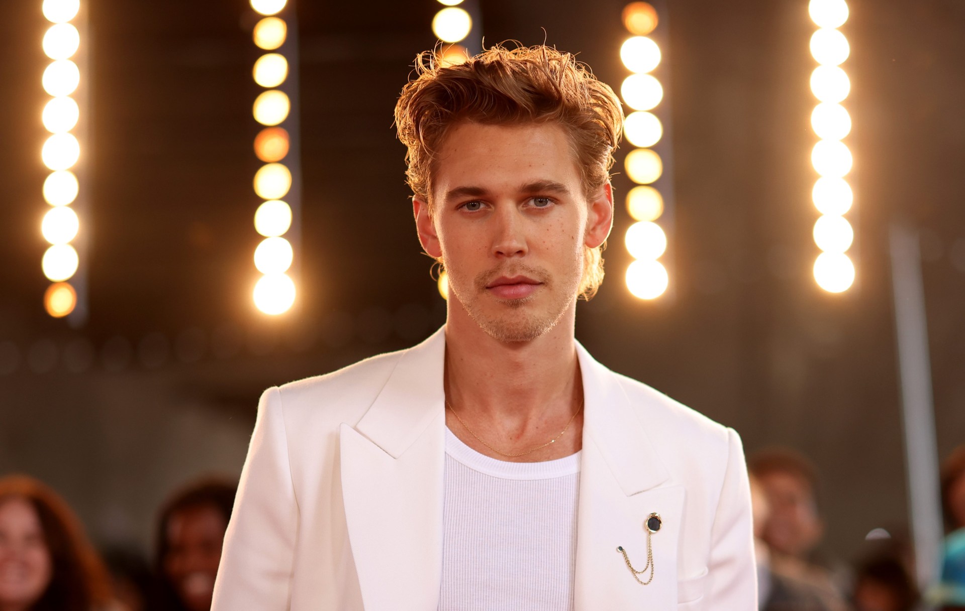 Austin Butler suffered 'temporary blindness' on plane