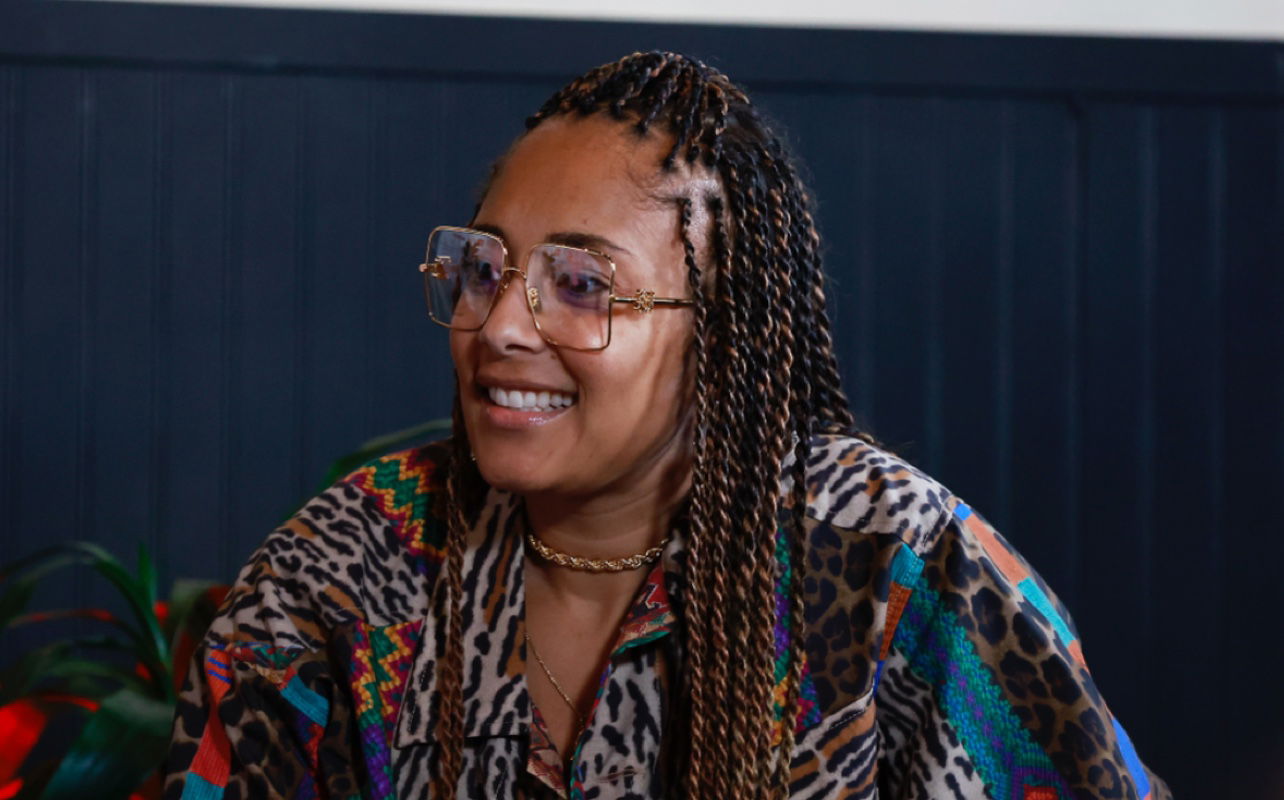 Amanda Seales Debates 20 Black Conservatives In Viral Clip And Eats ...