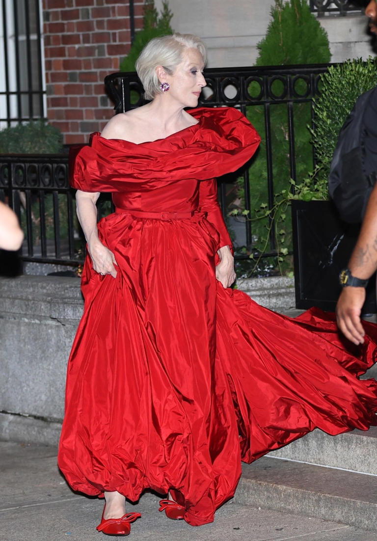 ‘The Devil Wears Prada 2’ costume designer slams constant set photos ...