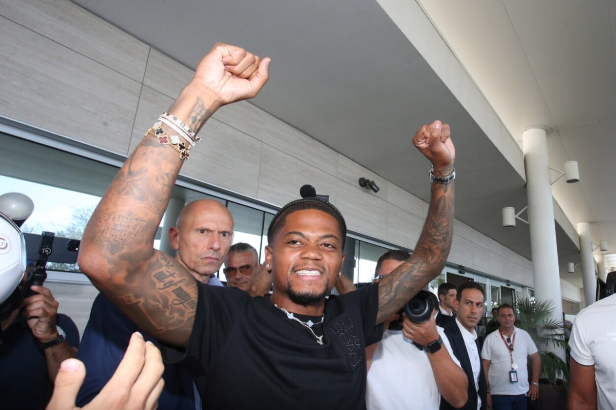 Bailey arriva a Ciampino: “Forza Roma!” (FOTO e VIDEO)
