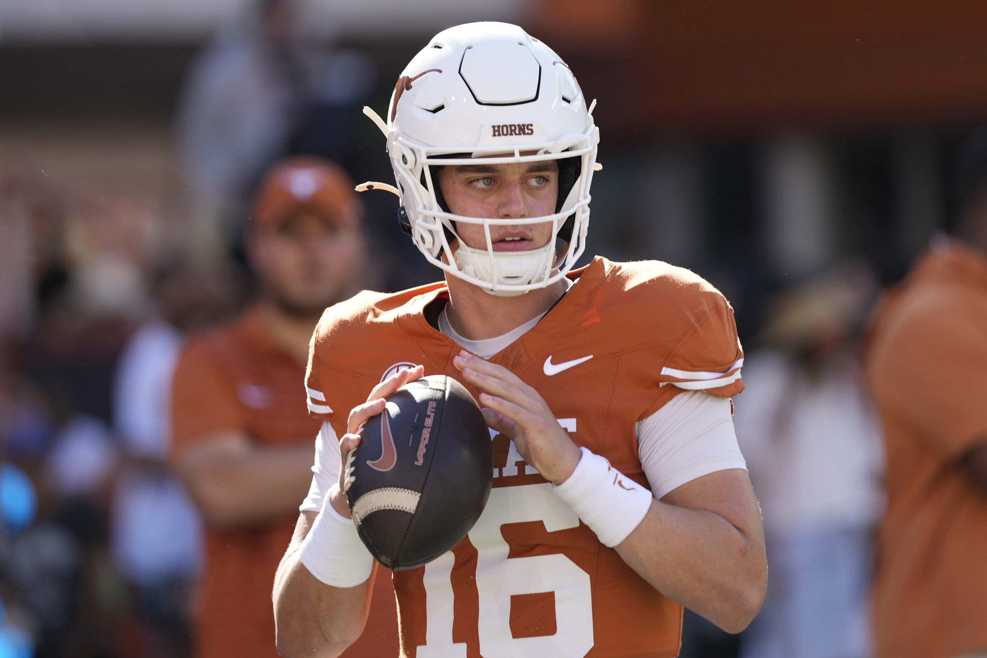 Texas' Arch Manning reminds national championship-winning coach of No ...